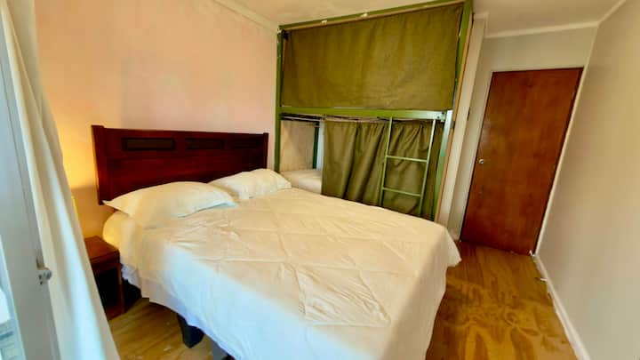 Solo Adultos - Hab. Privada Baño Compartido 2-4 - La Serena