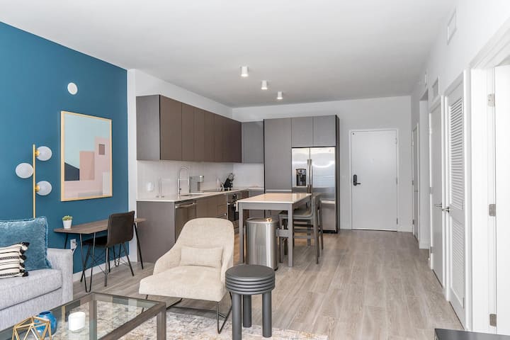 Landing | Chic 2bd, Gym, Pool - Plant City, FL