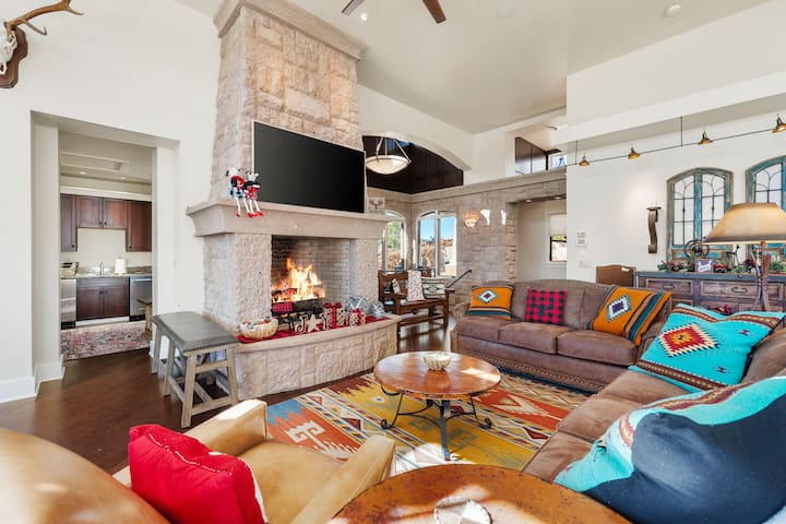 Luxury Mountain View Estate | Fire Pit • Outdoor - Prescott, AZ