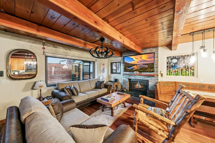 Sonoma Renovated Log Cabin 3br 2.5ba, Spa, Sauna - South Lake Tahoe, CA