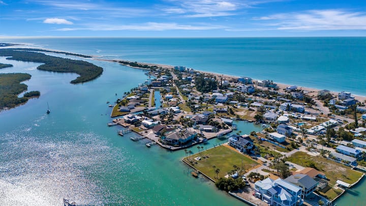 Pet-friendly Coastal Getaway Near Beach! - Manasota Key, FL