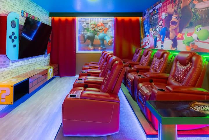 Themed New Home 8 Bedrooms/pool/sleeps 26 - Kissimmee, FL