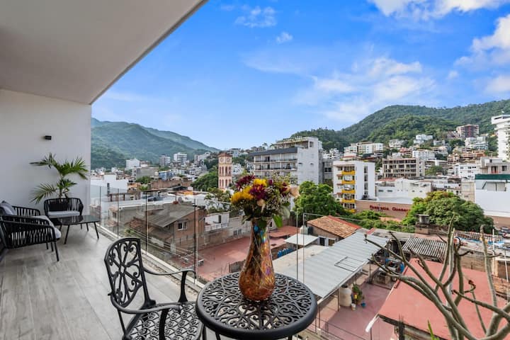 Rooftop Pool + Hot Tub + Gym | Romantic Zone Haven - Mexico