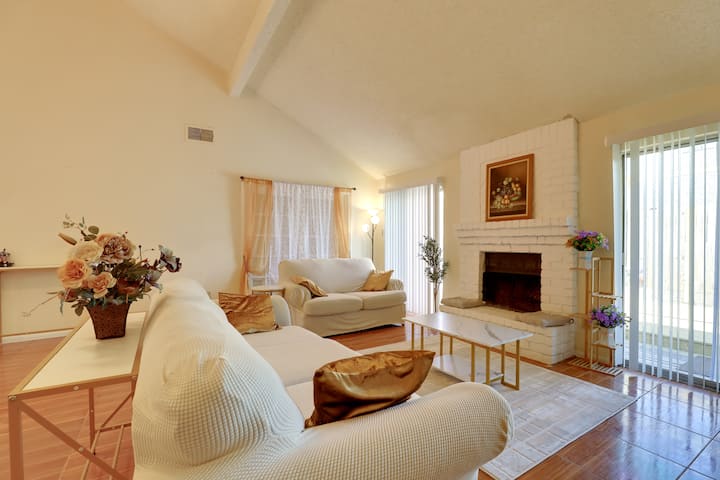 Houston Area Home W/ Yard - 5 Mi To Sugar Lakes! - シュガーランド, TX