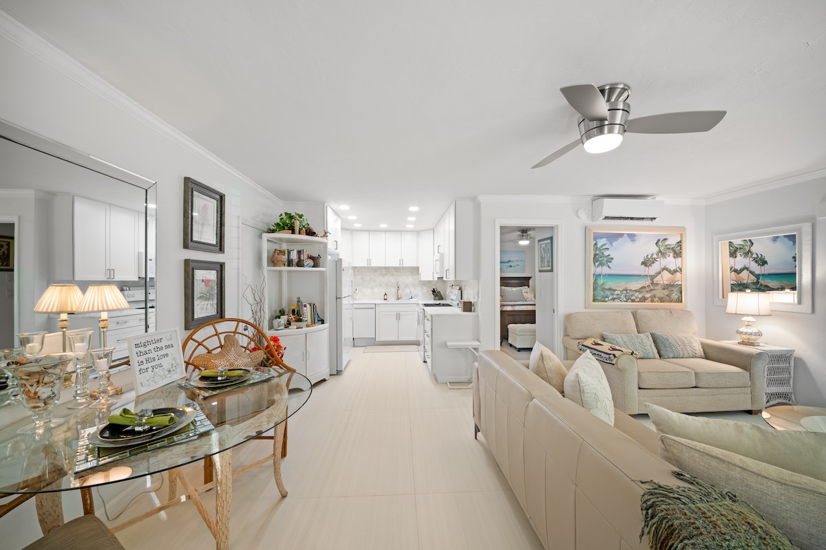 Vanderbilt Dr Suites! Walk to Vanderbilt Beach - Houses for Rent in ...