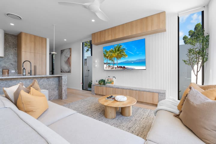 Luxury 3br Villa In Surfers Paradise W/ Pool - Surfers Paradise