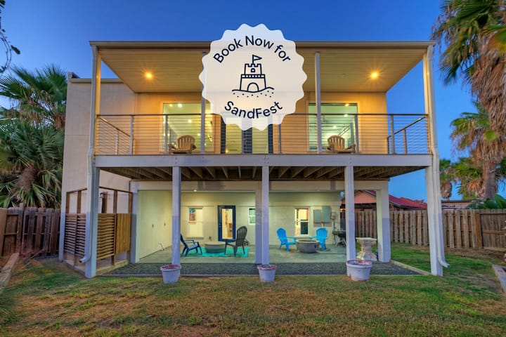 4 Homes, Sleeps 17 | Fire Pit, Walkable Location - Aransas Pass, TX