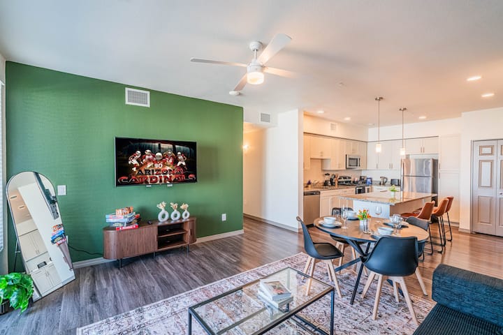 Game Day Ready Balcony, Pool Gym Parking Wd - Glendale, AZ