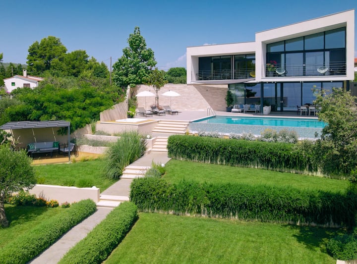 Villa Katina - Four Bedroom With Pool And Hot Tub - Drvenik