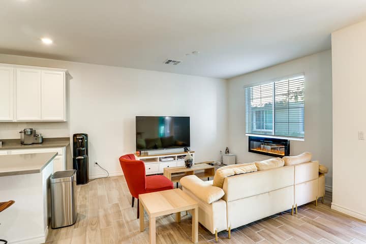 Patio + Pool Access: Wfh-friendly Las Vegas Hub! - Henderson, NV