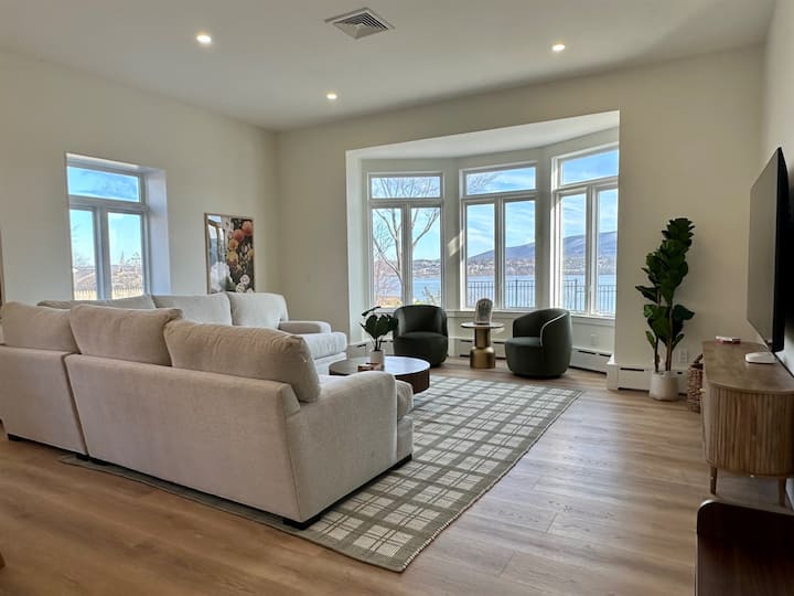 River Views • Spa Baths • Hot Tub | Artisan Stays - Beacon, NY