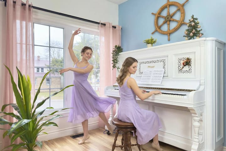 Stunning Family Suite 2 King Beds Piano Sleeps 10 - Port Colborne