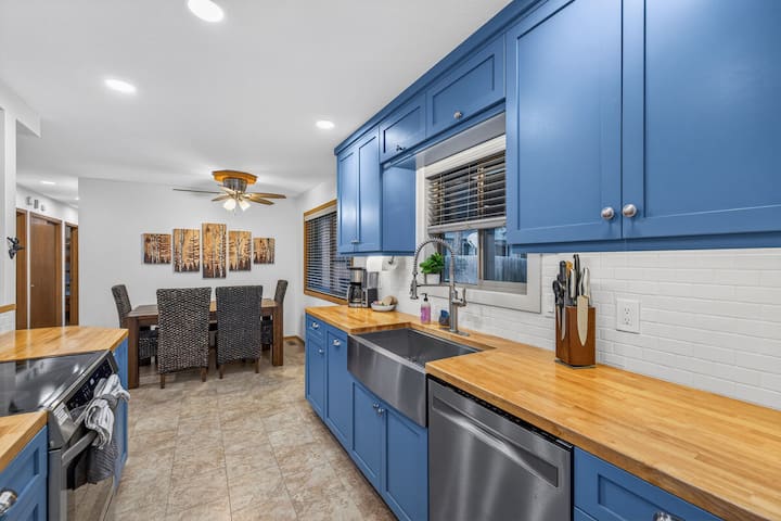 Evergreen Escape-downtown, Pet Ok, Trailer Parking - Ponderosa State Park, McCall