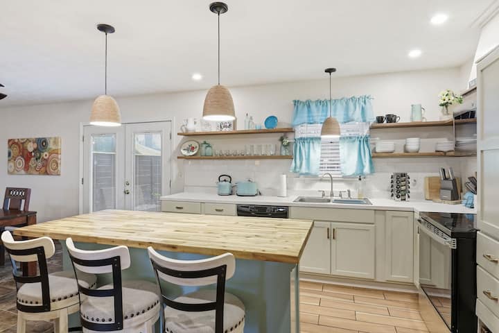 3 Bedroom House - Amazing Location, Pet Friendly! - Greer, SC