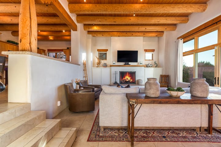 Luxury Adobe Retreat With Jemez Mountain Views - Santa Fe, NM