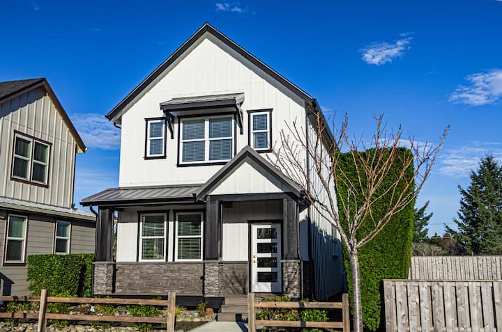 Champagne Shores - Oyhut Bay Seaside Resort - Ocean Shores, WA