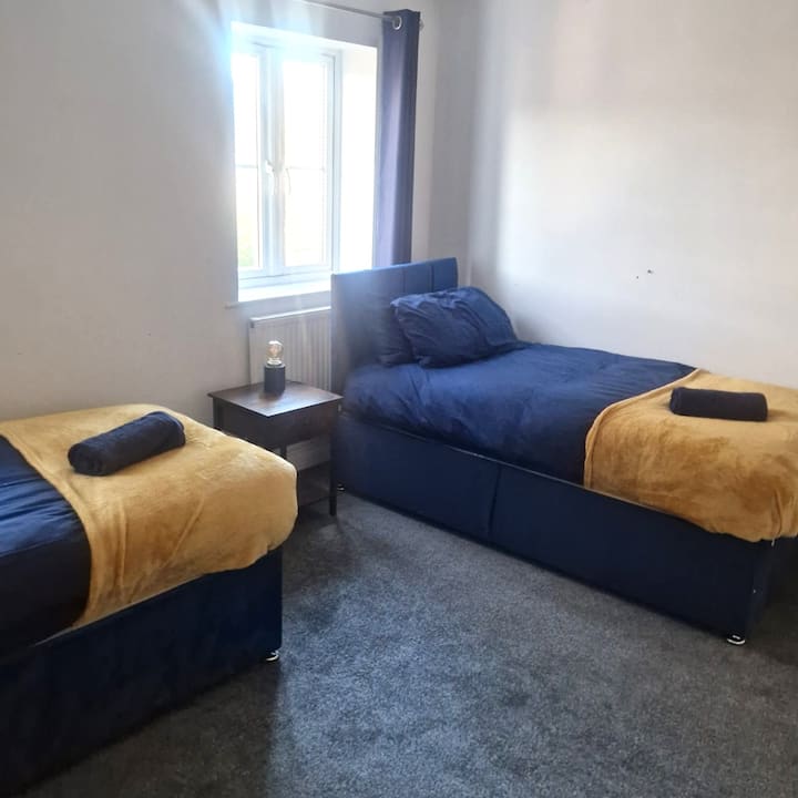 Rushden · 3 Bd · 2 Bath · Parking - Wellingborough
