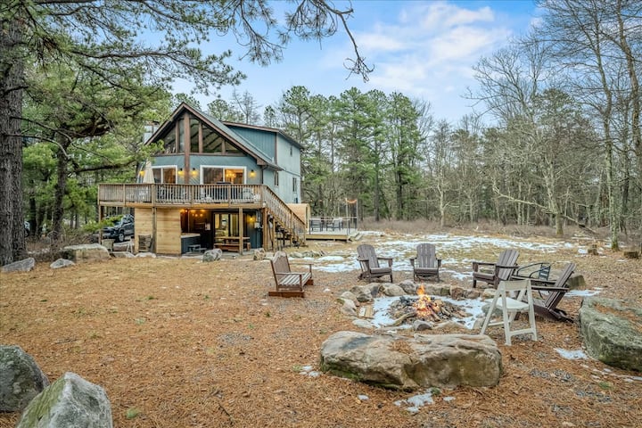 Tranquil Lake Harmony Spa Chalet, Hot Tub, Game Rm - Lake Harmony, PA