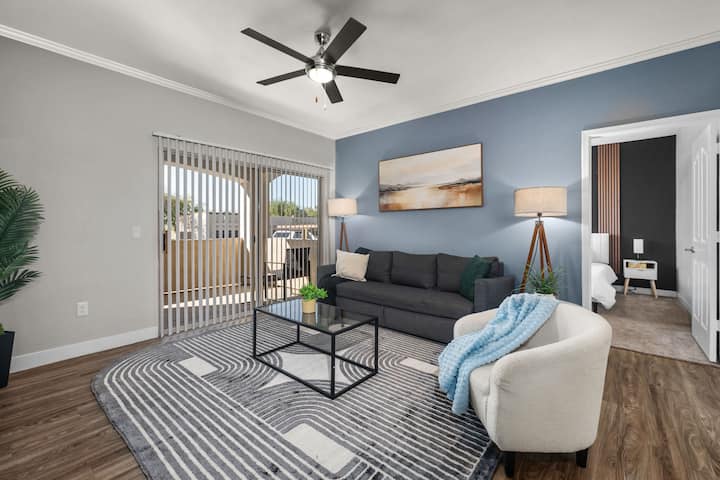 2br Getaway Near Thompson Peak With Pool & Parking - Scottsdale, AZ