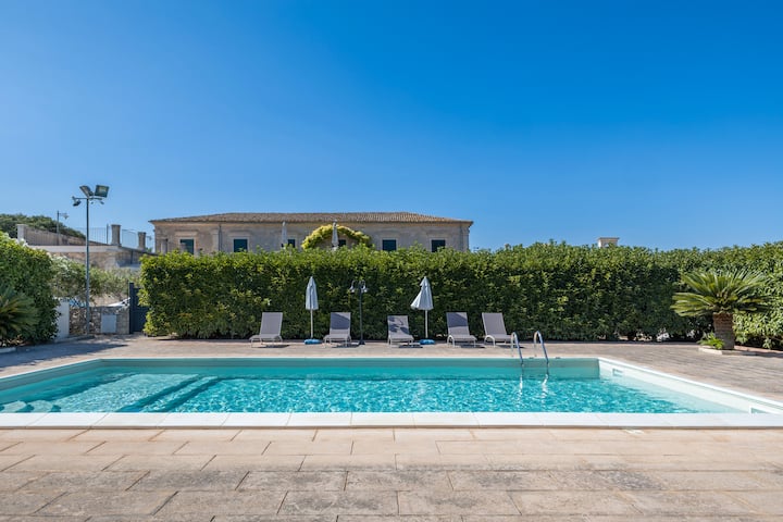 Villa Aguglie Con Piscina - Pozzallo