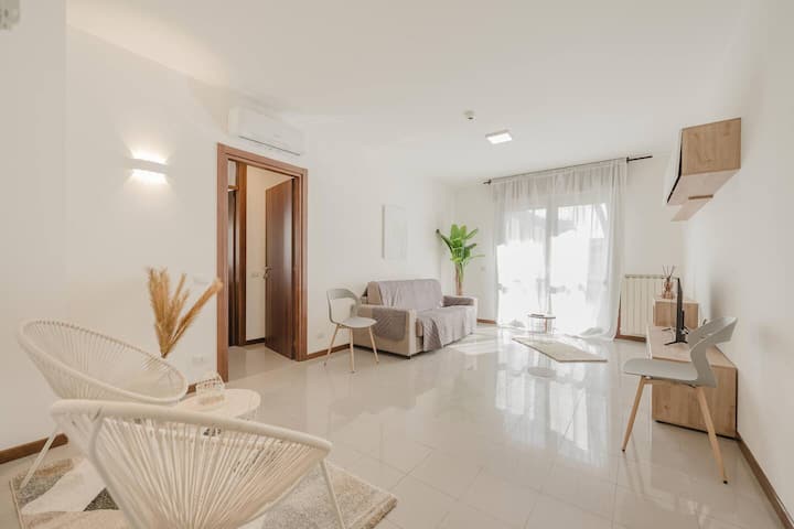 Unico Apt 4 - Family Suite, Free Parking - Mestre