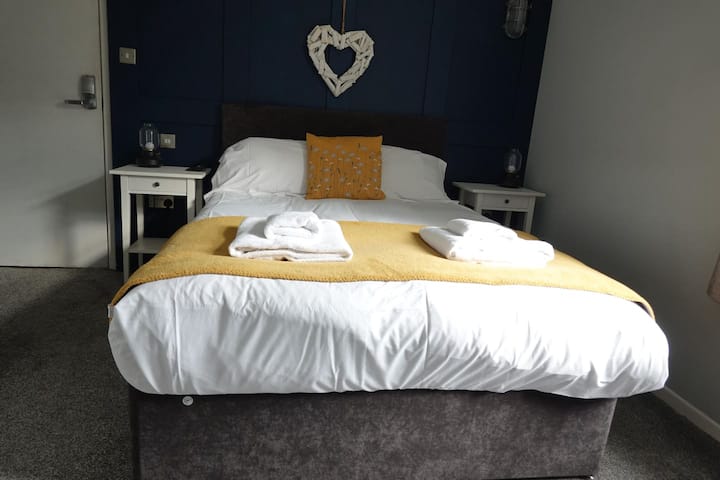 Victorian Suite 4 - Southport