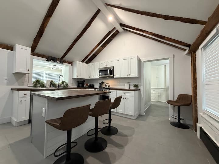 Rutland-killington Midway: Refreshed 2br Designer - Rutland, VT