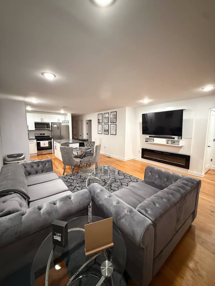 Modern & Luxurious Nj Themed 3br/2b With Parking - Elizabeth, NJ