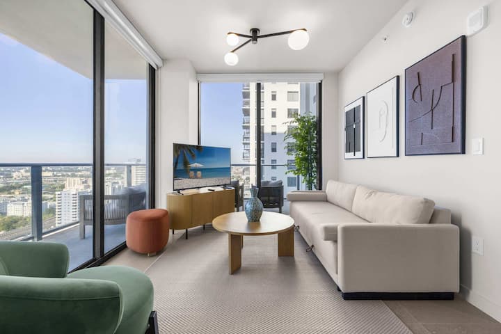 Prime Downtown Condo | Walk To Bayside & Kaseya - Miami, FL