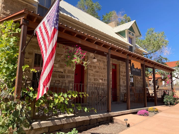 Cabine-design-sdb Privée-vue Sur La Cour-self Cont - Crawford State Park, Crawford
