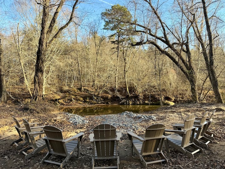 Relax & Reconnect At This Thoughtful River Retreat - Mount Airy, NC