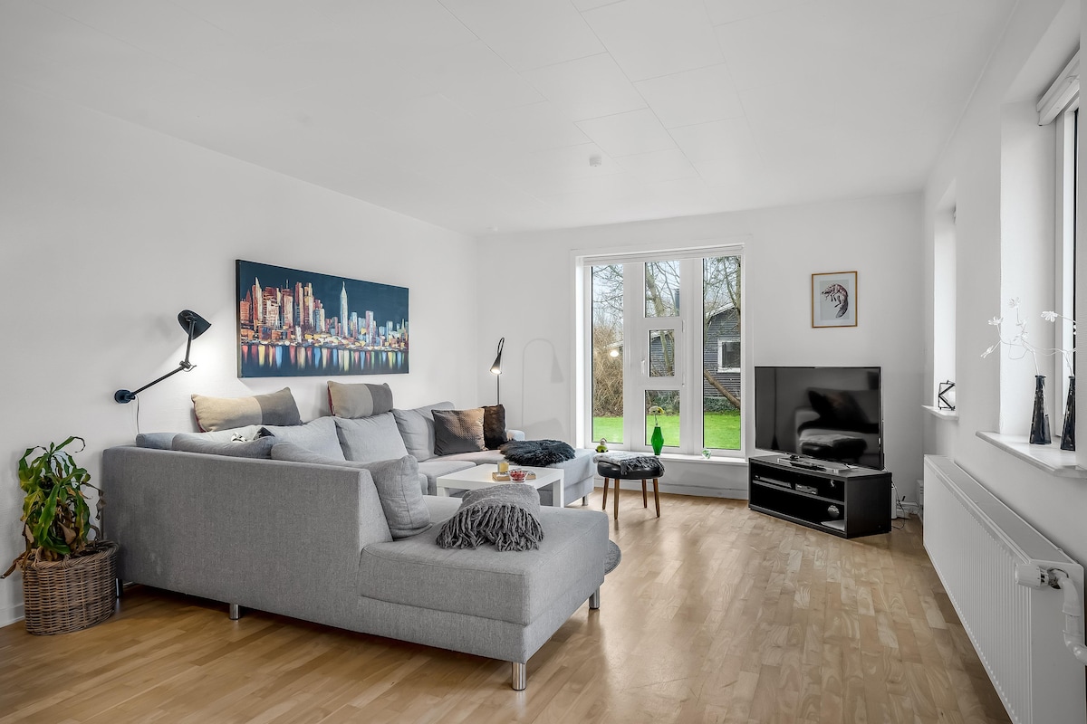 Holiday home with hot tub and space for 7 people. - Houses for Rent in ...