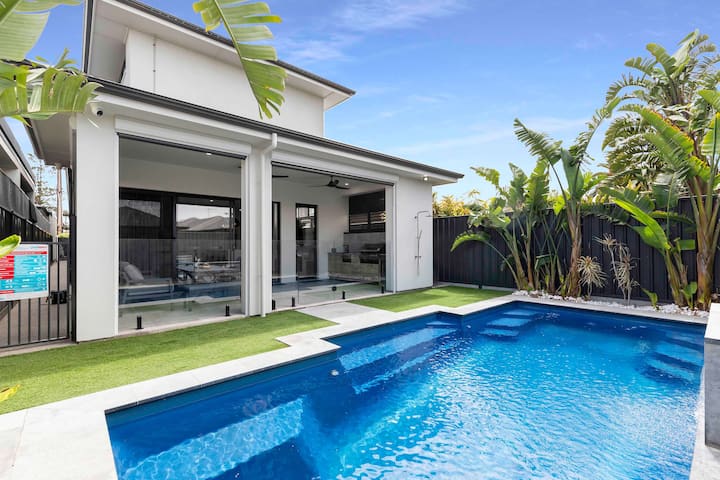 Northshore Luxe Pool House – Glenelg North - Australia