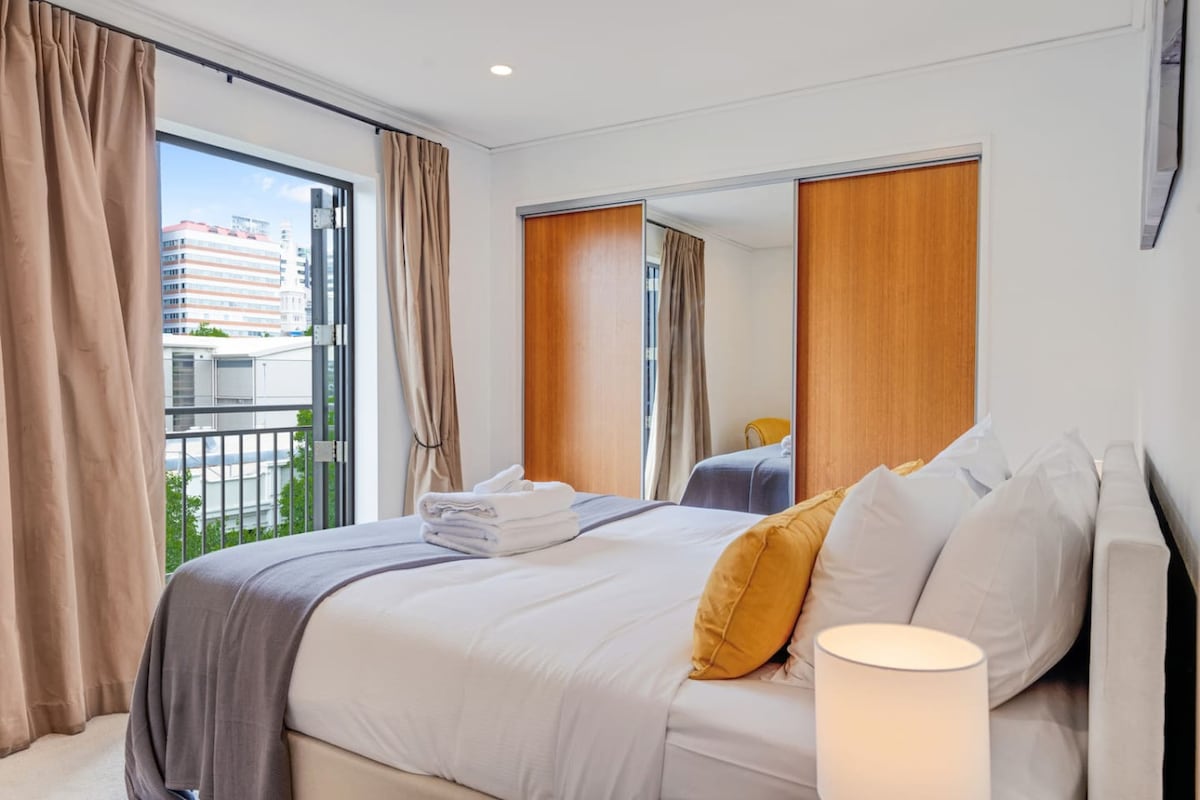 Apartamento Premium Viaduct à beira-mar | Piscina e estacionamento ...