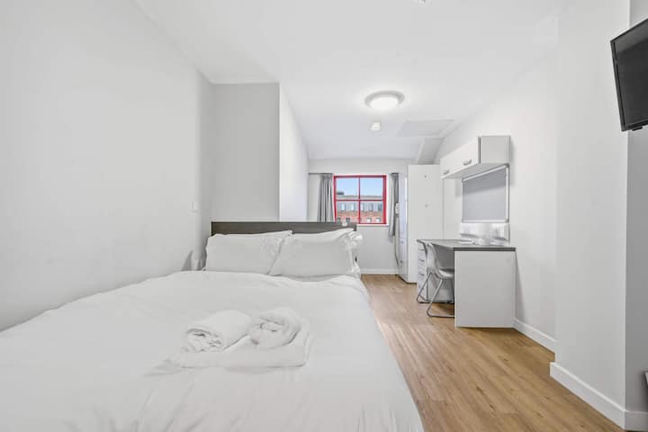 Bright Budget Double Studio – Heart Of Nottingham - Nottingham