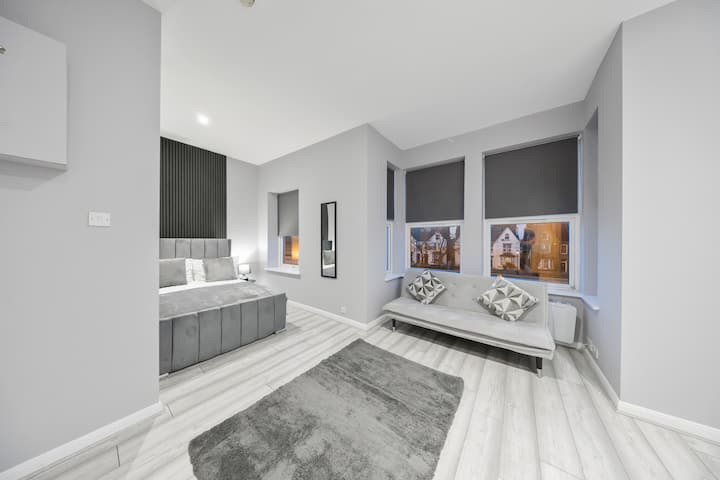 Balmoral Apartments-apartment 3 - Gillingham