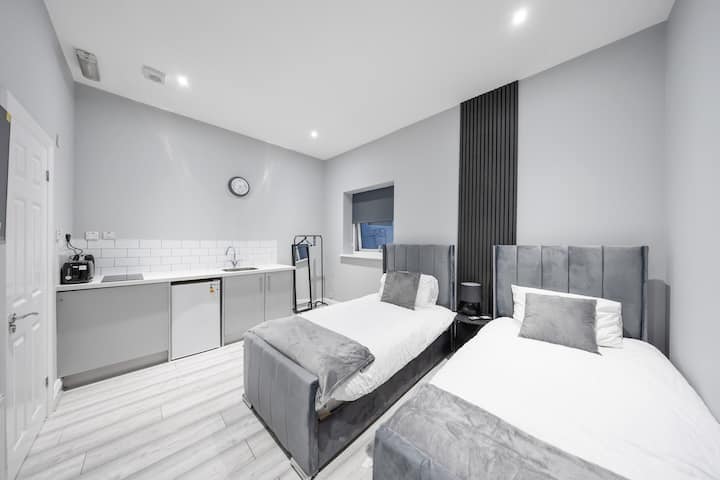 Balmoral Apartment - Chatham