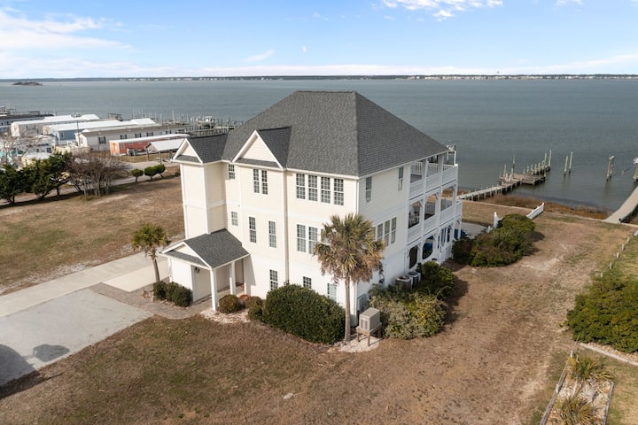 Salty Paws- Sound Front, Private Dock & Pool! - Emerald Isle, NC