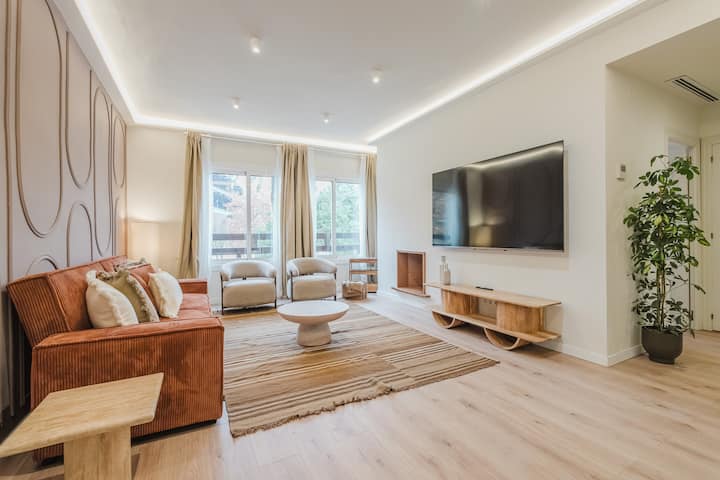 Barcelona Stadium Luxury Apartment - バルセロナ