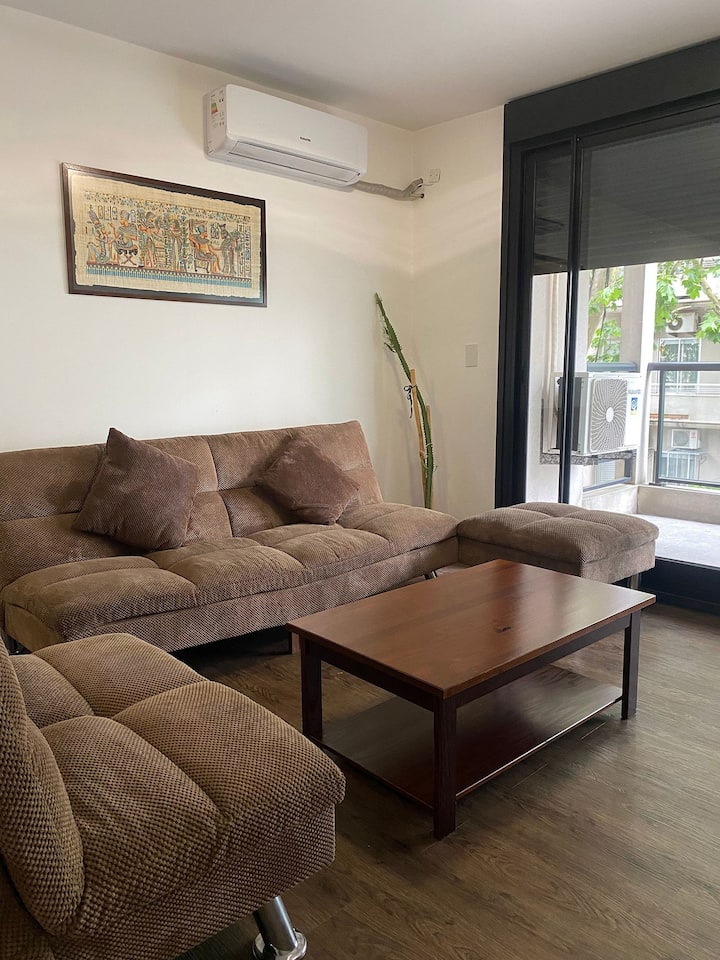 Apartamento Amplio Con Excelente Ubicación - Montevideo