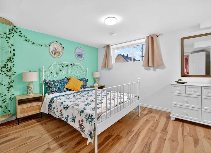 Spring Getaway 1br Plus Den Near Beaches And Canal - Port Colborne