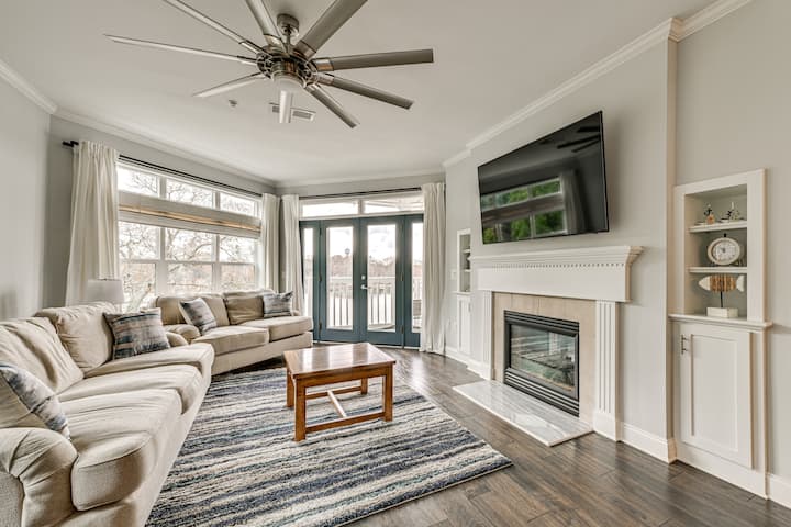 Condo W/ Deck: Waterfront Lake Norman Retreat! - Mooresville, NC