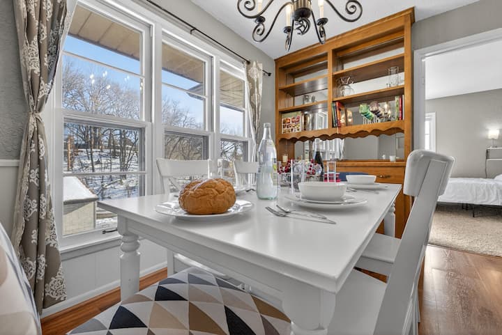 St Paul Retreat:  Fireplace & Pet-friendly - Saint Paul, MN