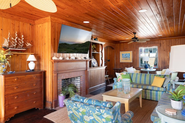 Mama's Cottage, Oceanview Home - Atlantic Beach, NC