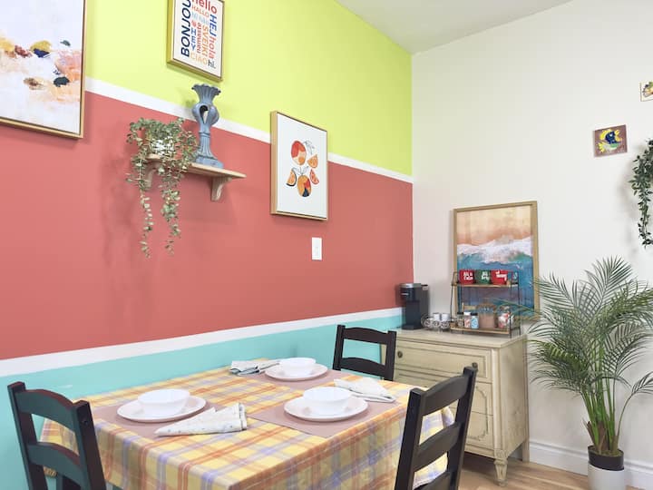 Sunlit 2br Private Entry Parking & Laundry - Port Colborne