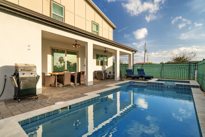 Luxury 4br/5ba Beach Retreat W/ Pool And Grill - Melbourne Beach, FL