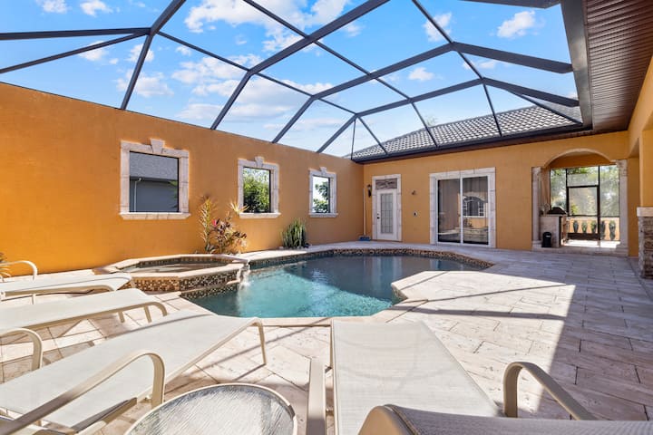 European Style Pool Home On The Water W/ Sauna - Boca Grande, FL