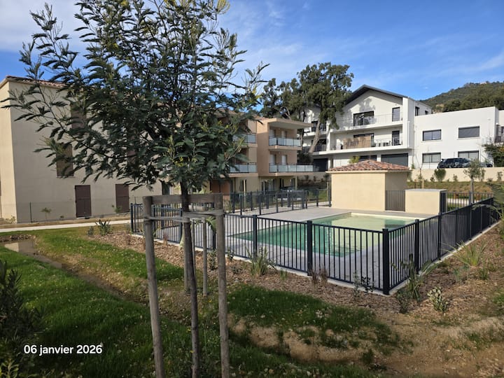 Spacieux Appartement Dans Résidence Avec Piscine - Le Lavandou