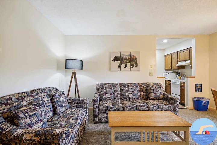 Two Bedroom Suite With Outdoor Heated Pool 10102 - Killington, VT