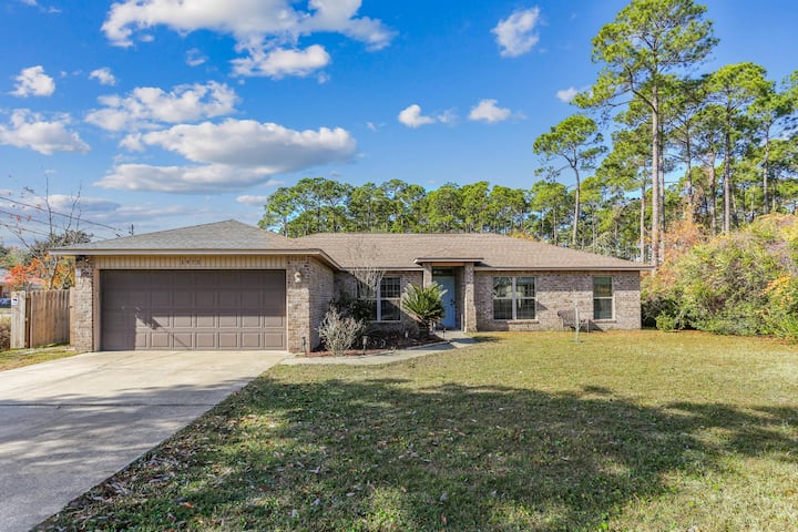Private Pool And Volleyball Court On A Huge Lot - Navarre, FL